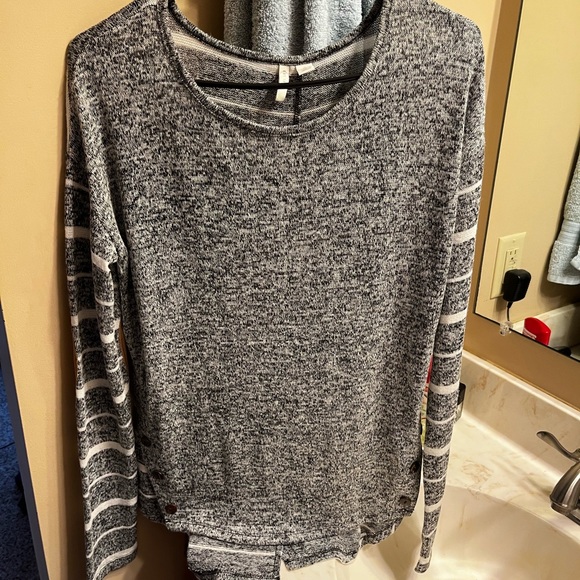 Cato | Sweaters | Cato Brand Black And White Long Sleeve Nwot Sweater ...